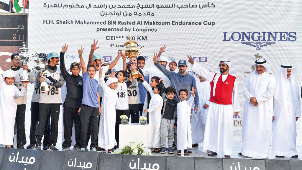 محمد بن راشد يتوّج إسطبـــلات «إف 3» بكأس القدرة