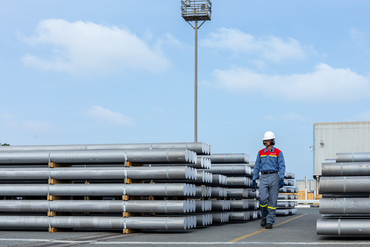 Emirates Aluminium 5 5 Billion Dirhams Of Net Profit And 735 Million