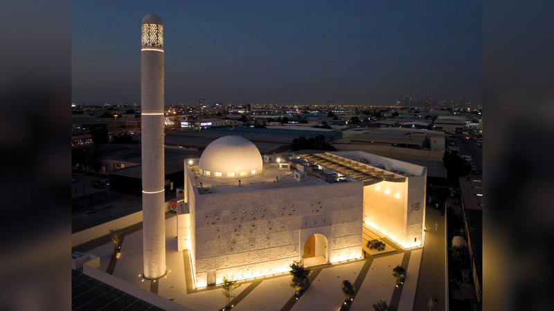 رحلة مع «مساجد دبي».. من جميرا إلى حتا